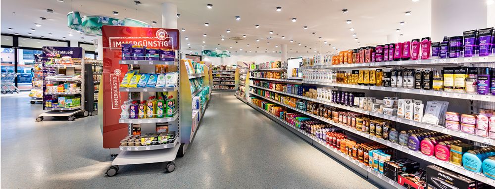 Gut orientiert durch die dm Filiale - dm Online Shop